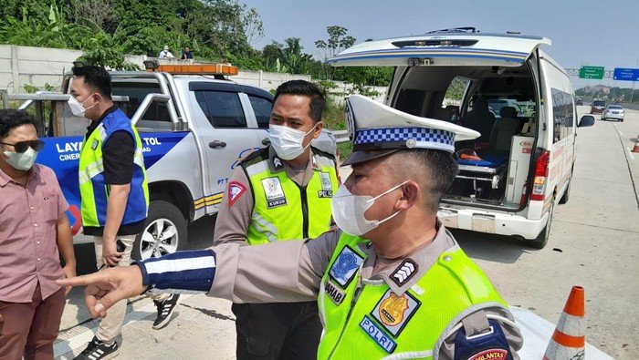 Kecelakaan Maut di Tol Cijago: Satu Korban Jiwa Tergeletak, Penyebab ... Kecelakaan Maut di Tol Cijago: Satu Korban Jiwa Tergeletak, Penyebab ...